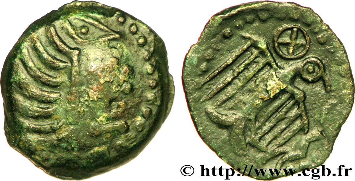 GALLIA - CARNUTES (Beauce area) Bronze à l’aigle et à la rouelle, tête ...